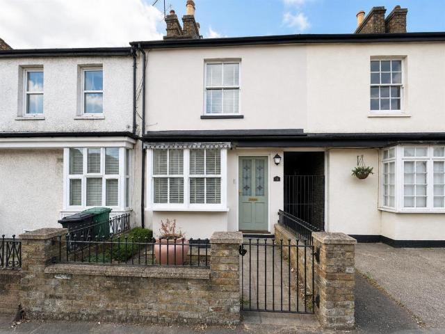 4 bedroom terraced house for sale