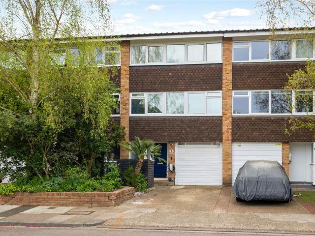 4 bedroom terraced house for sale