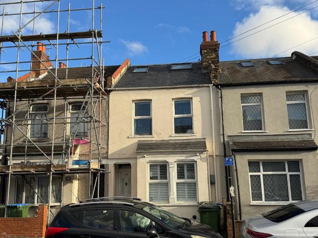 4 bedroom terraced house for sale