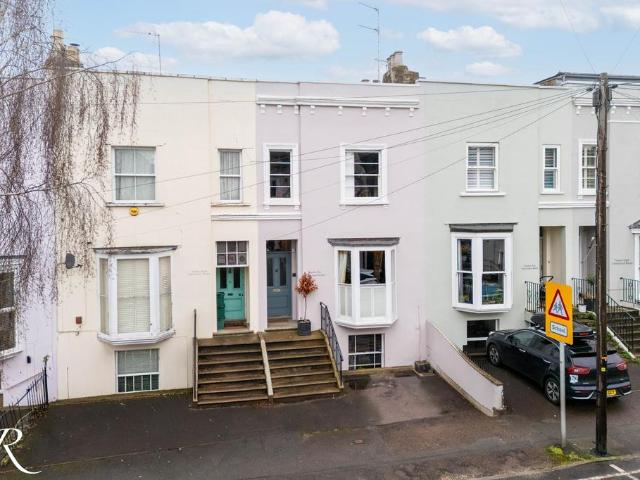 4 bedroom terraced house for sale