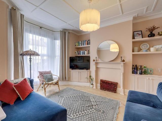 4 bedroom terraced house for sale