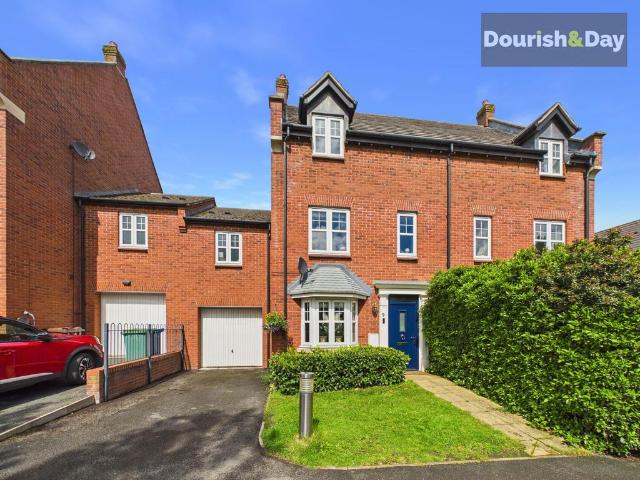 4 bedroom terraced house for sale
