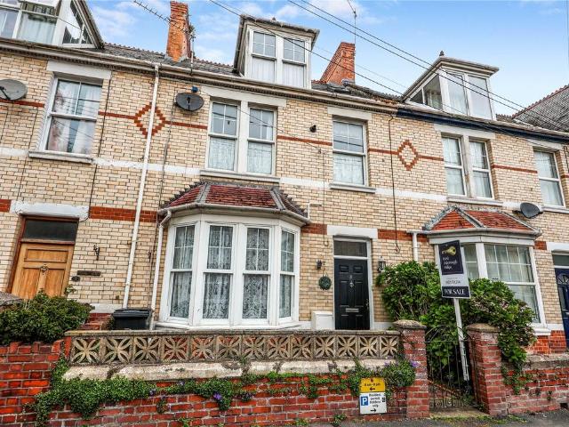 4 bedroom terraced house for sale