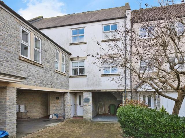 4 bedroom terraced house for sale
