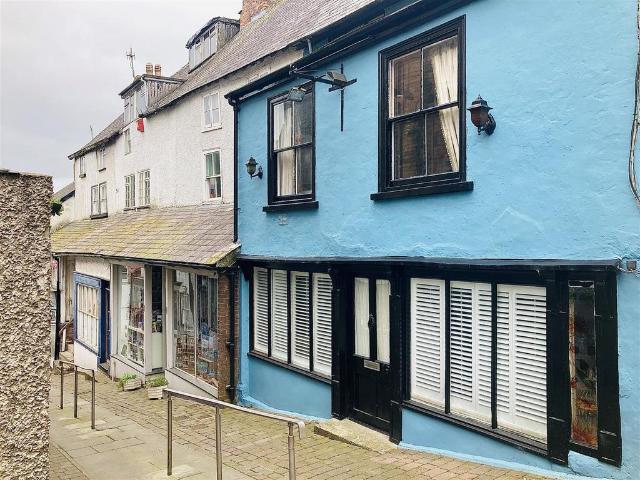 4 bedroom terraced house for sale