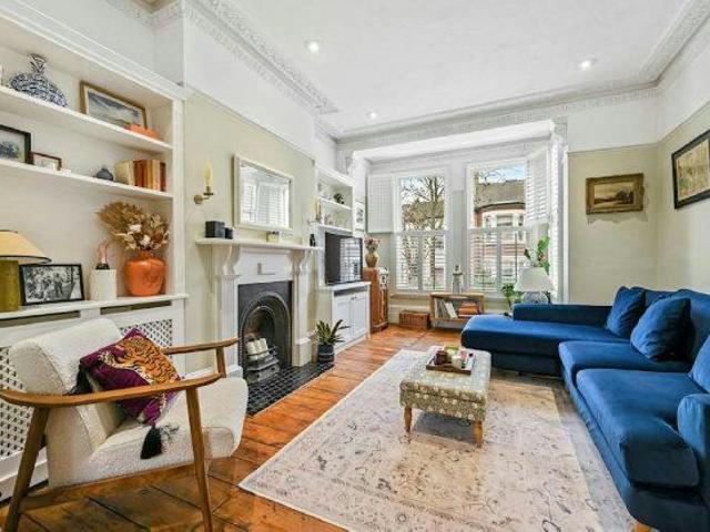 4 bedroom terraced house for sale