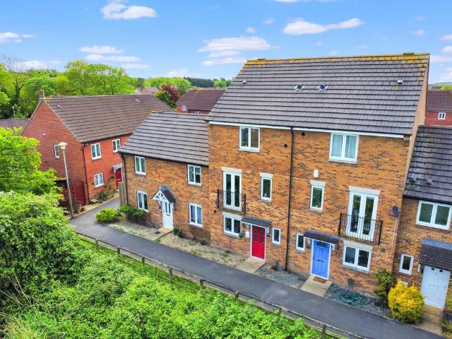 4 bedroom terraced house for sale