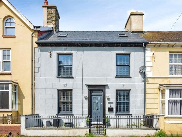 4 bedroom terraced house for sale