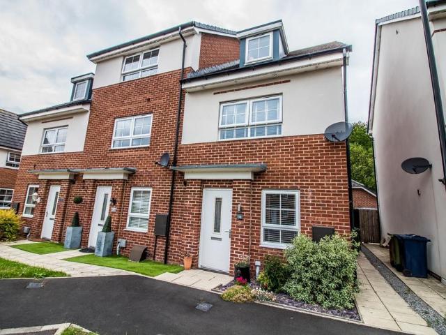 4 bedroom terraced house for sale