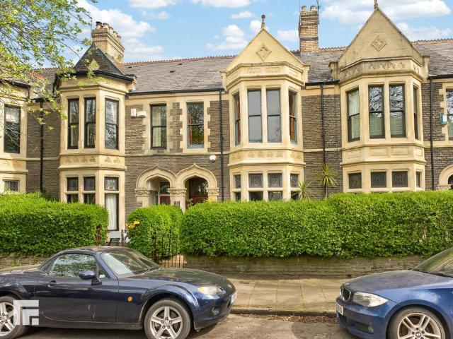4 bedroom terraced house for sale