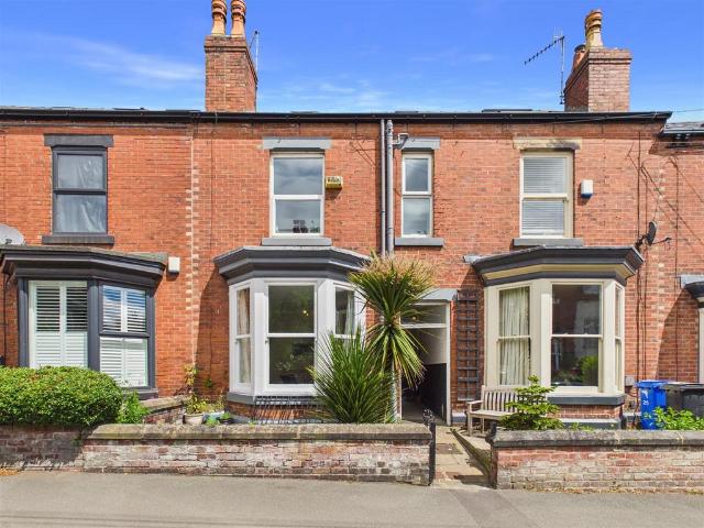 4 bedroom terraced house for sale