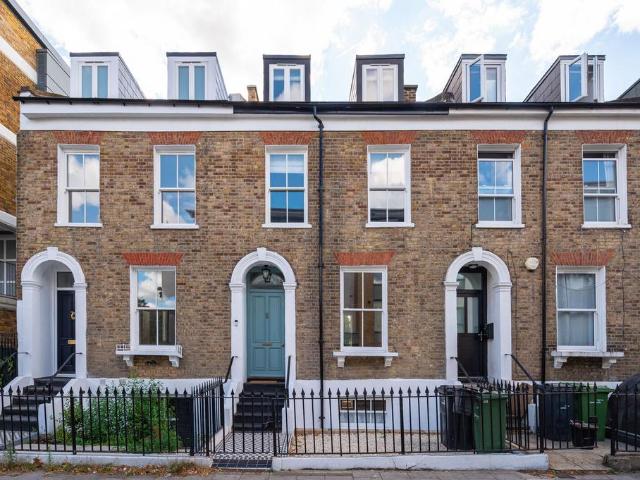 4 bedroom terraced house for sale