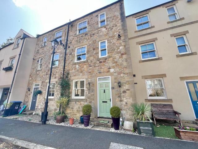 4 bedroom terraced house for sale