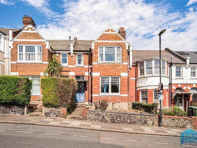 4 bedroom terraced house for sale
