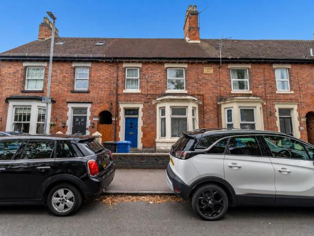 4 bedroom terraced house for sale
