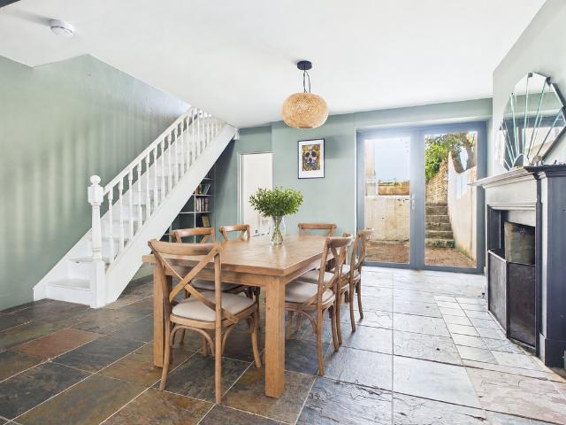 4 bedroom terraced house for sale
