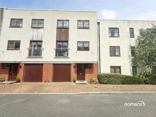 4 bedroom terraced house for sale