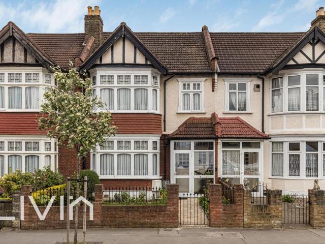 4 bedroom terraced house for sale