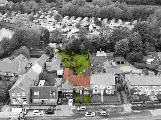 4 bedroom terraced house for sale
