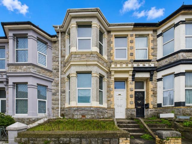 4 bedroom terraced house for sale