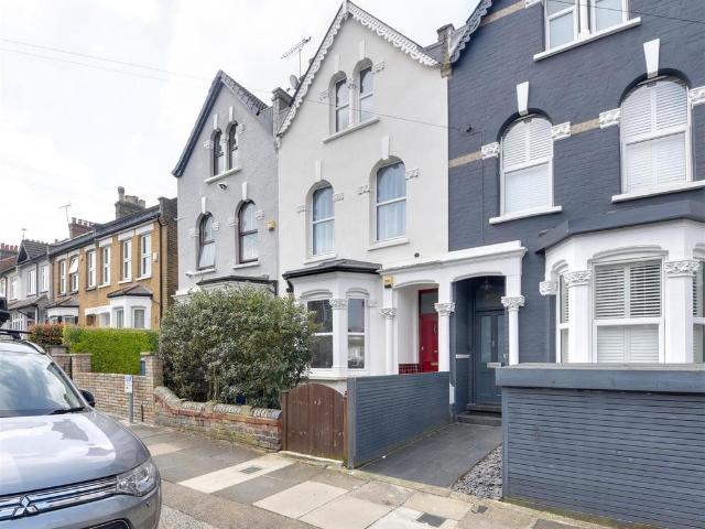 4 bedroom terraced house for sale
