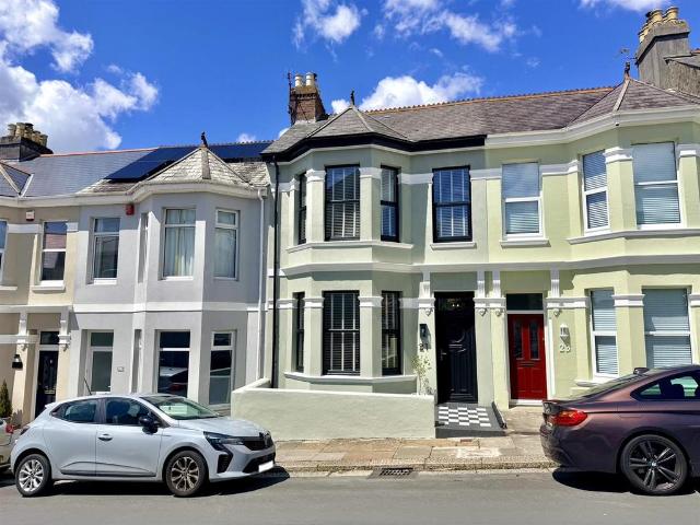 4 bedroom terraced house for sale