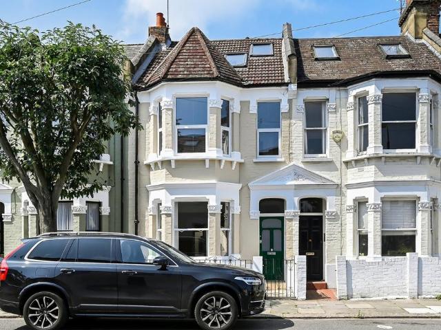 4 bedroom terraced house for sale