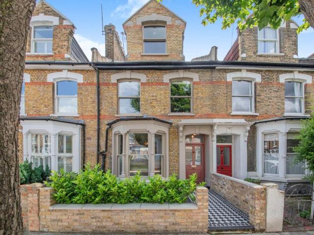 4 bedroom terraced house for sale