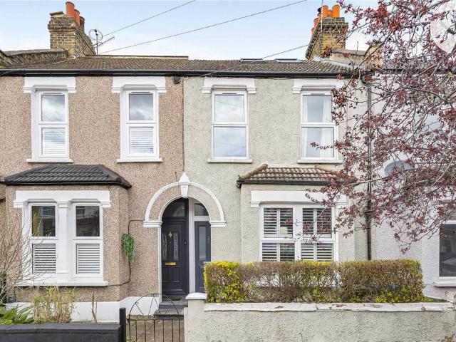 4 bedroom terraced house for sale