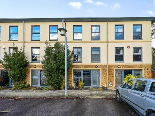4 bedroom terraced house for sale