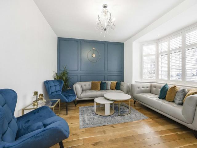 4 bedroom terraced house for sale