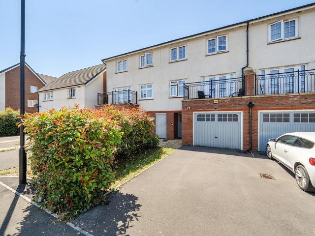 4 bedroom terraced house for sale