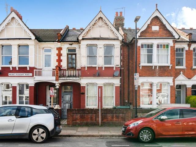 4 bedroom terraced house for sale
