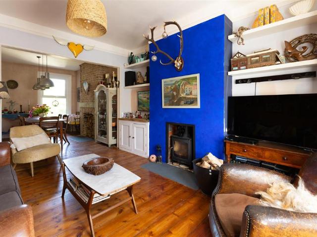 4 bedroom terraced house for sale