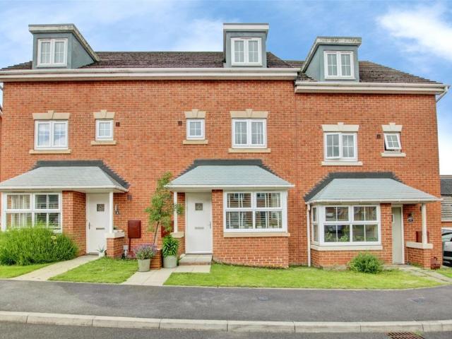 4 bedroom terraced house for sale