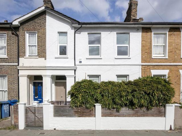 4 bedroom terraced house for sale