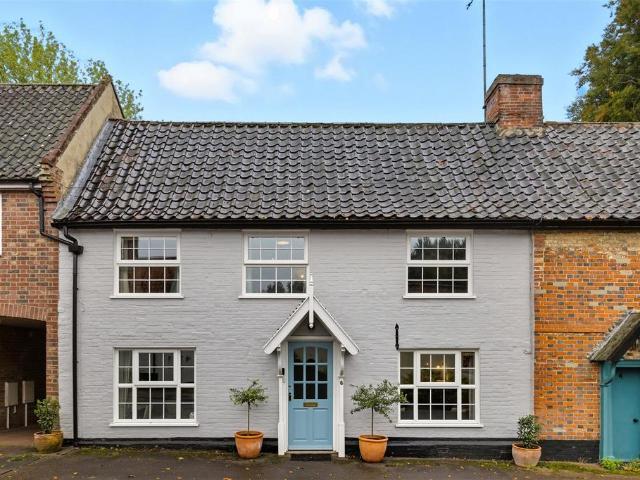 4 bedroom terraced house for sale