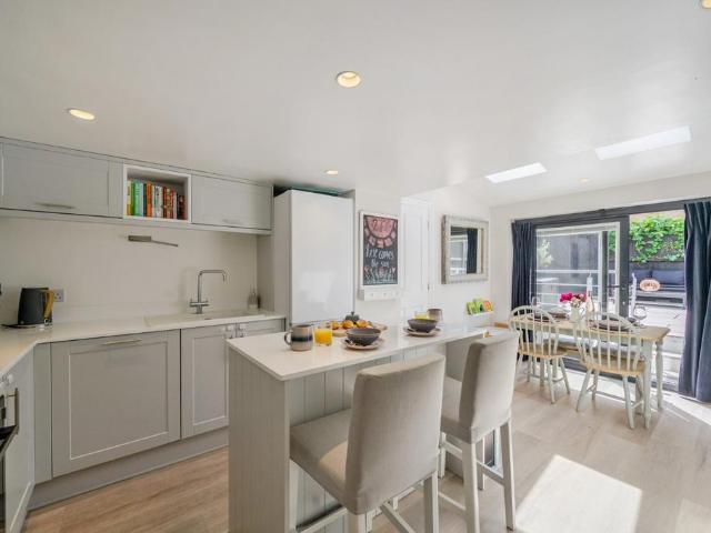 4 bedroom terraced house for sale