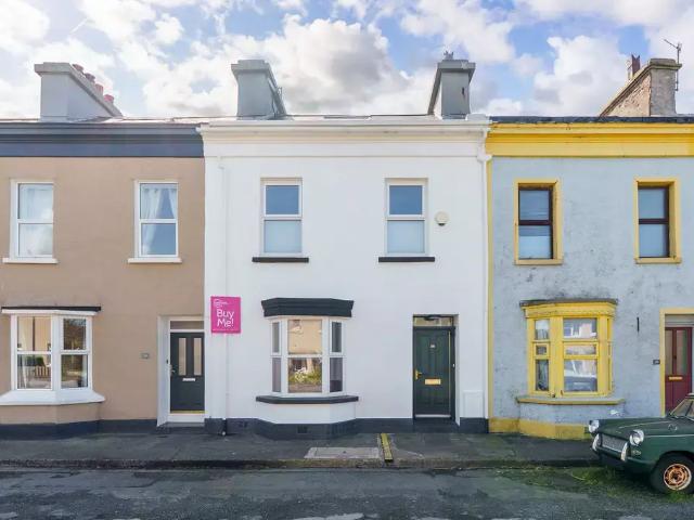 4 bedroom terraced house for sale