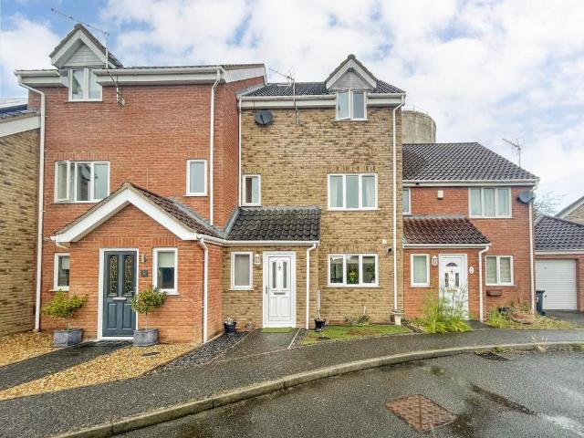 4 bedroom terraced house for sale