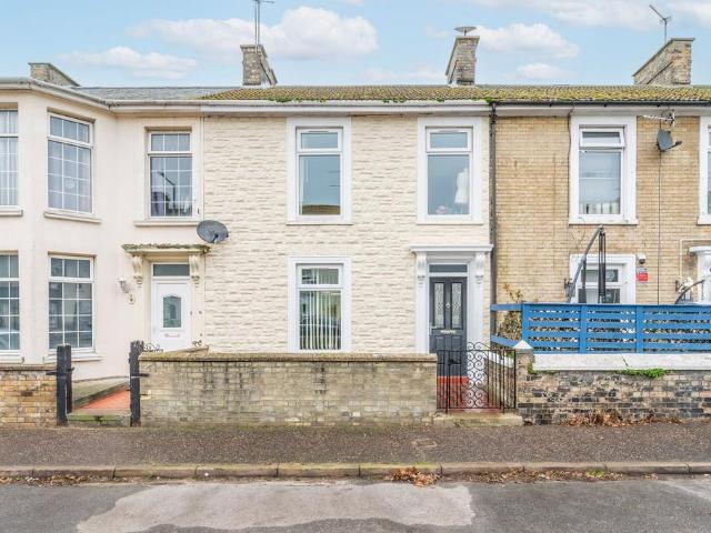 4 bedroom terraced house for sale