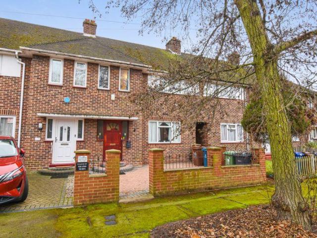 4 bedroom terraced house for sale