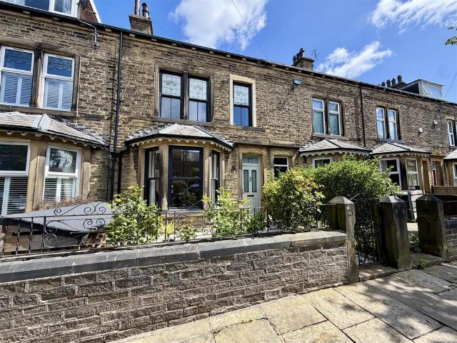 4 bedroom terraced house for sale