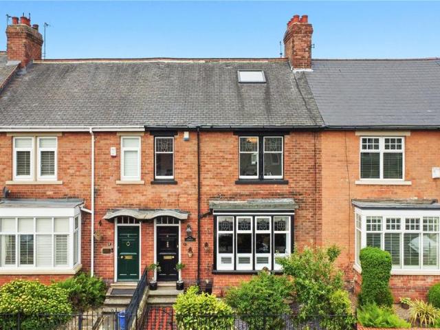 4 bedroom terraced house for sale