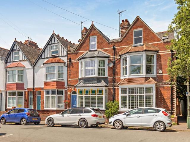 4 bedroom terraced house for sale