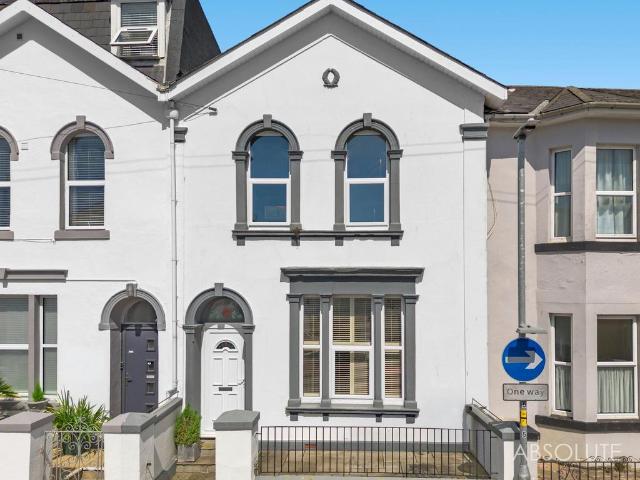 4 bedroom terraced house for sale