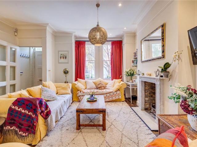 4 bedroom terraced house for sale