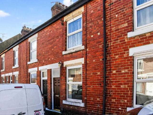 4 bedroom terraced house for sale