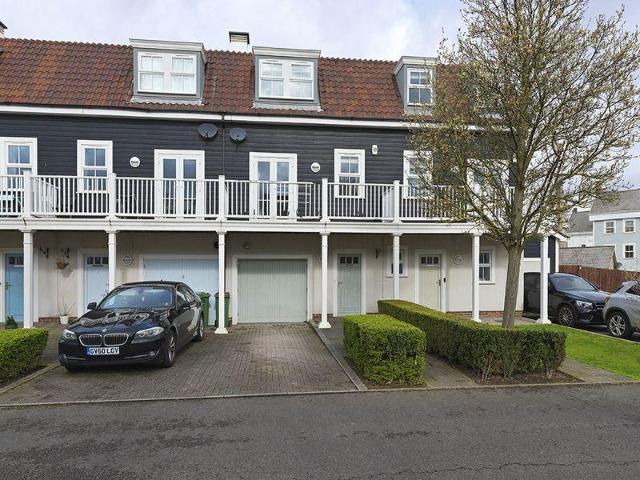4 bedroom terraced house for sale
