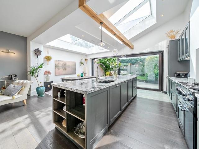 4 bedroom terraced house for sale